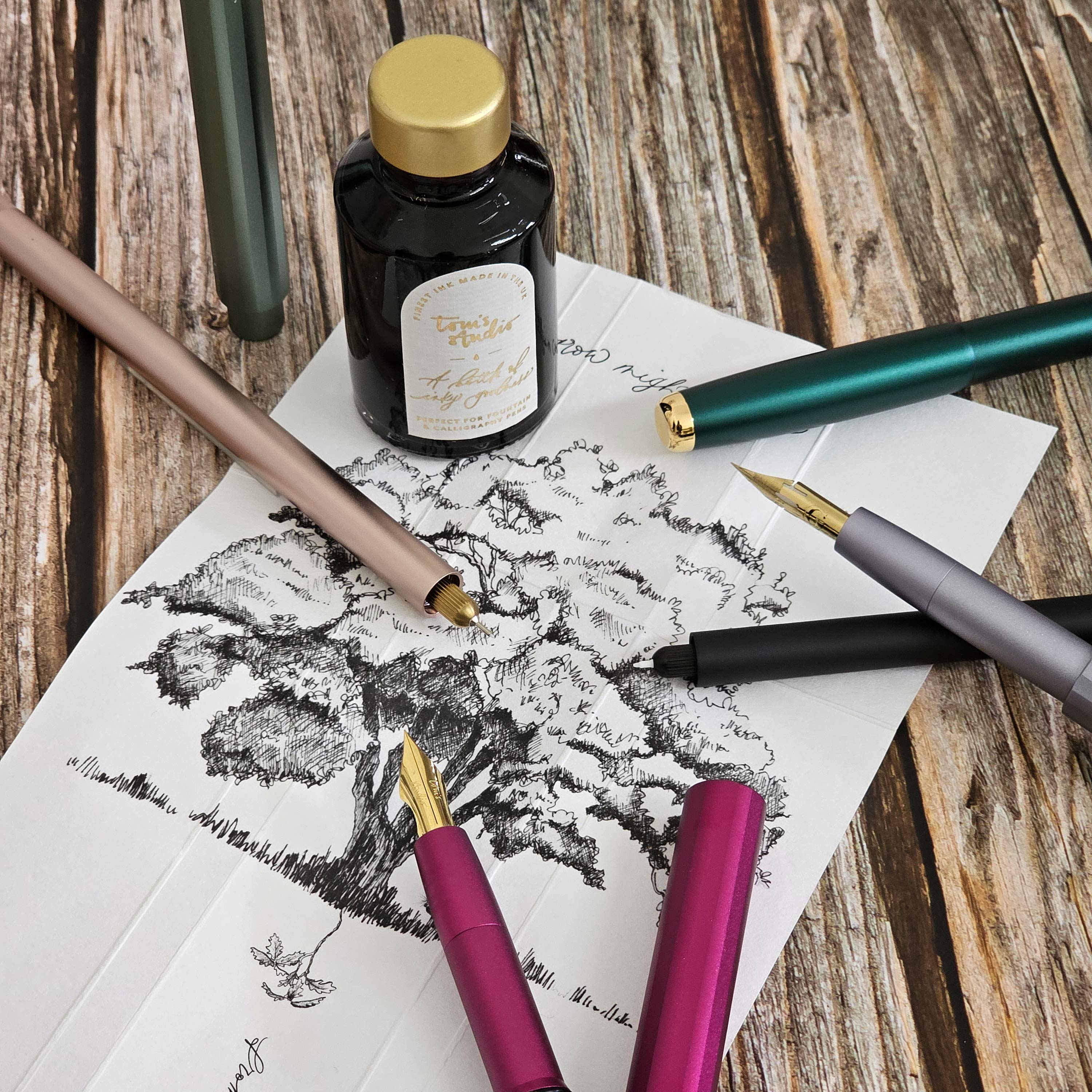 Tom's Studio – Papier & Stift